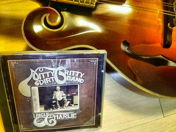 楽器考察その3 アンクル・チャーリー＆愛犬テディ/ニッティ・グリティ・ダート・バンド – GuitarQuest イシバシ楽器が送る楽器情報サイト