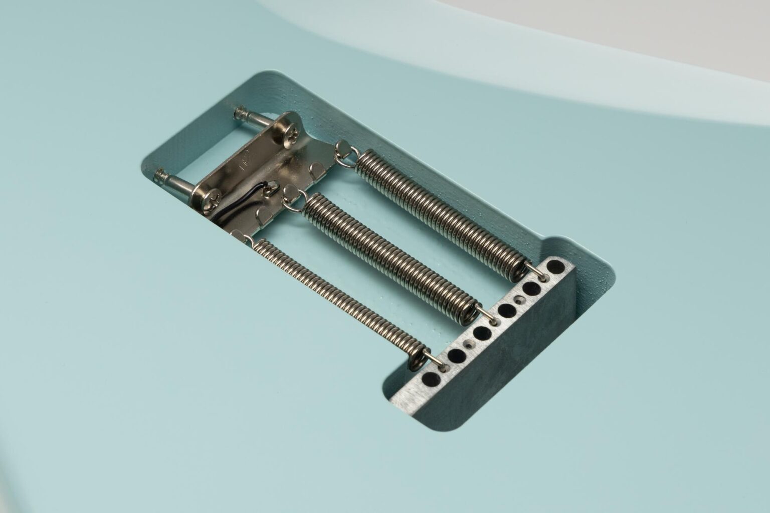 Fender、日本製アーティストシグネイチャーモデル『Rei Stratocaster® R246』発表！【初回分完売/5月以降入荷分予約受付 ...