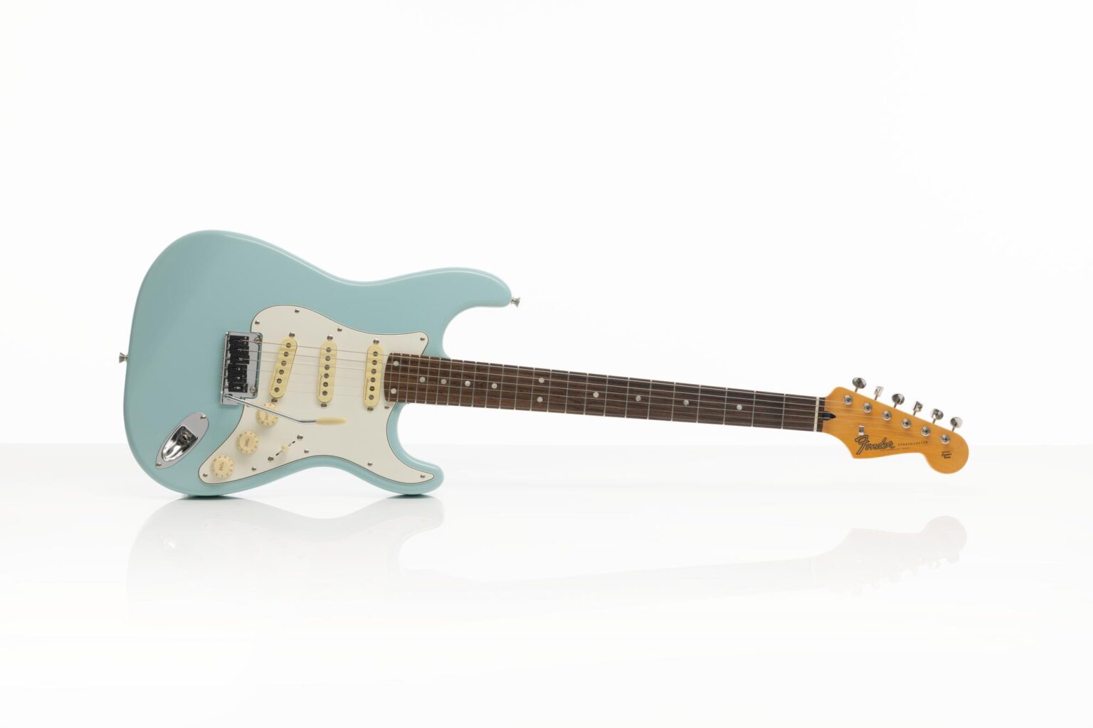 Fender、日本製アーティストシグネイチャーモデル『Rei Stratocaster® R246』発表！【初回分完売/5月以降入荷分予約受付 ...
